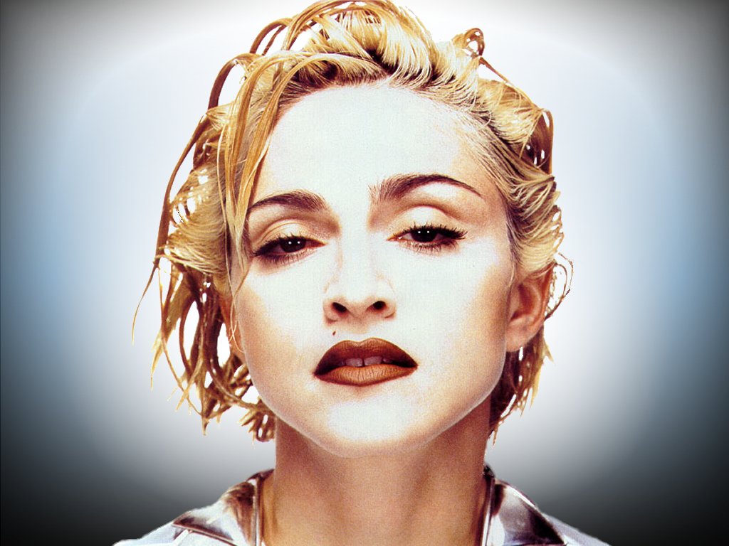 Mudança na data de Madonna no Brasil! Leia em Atualidade by Michelle Marie