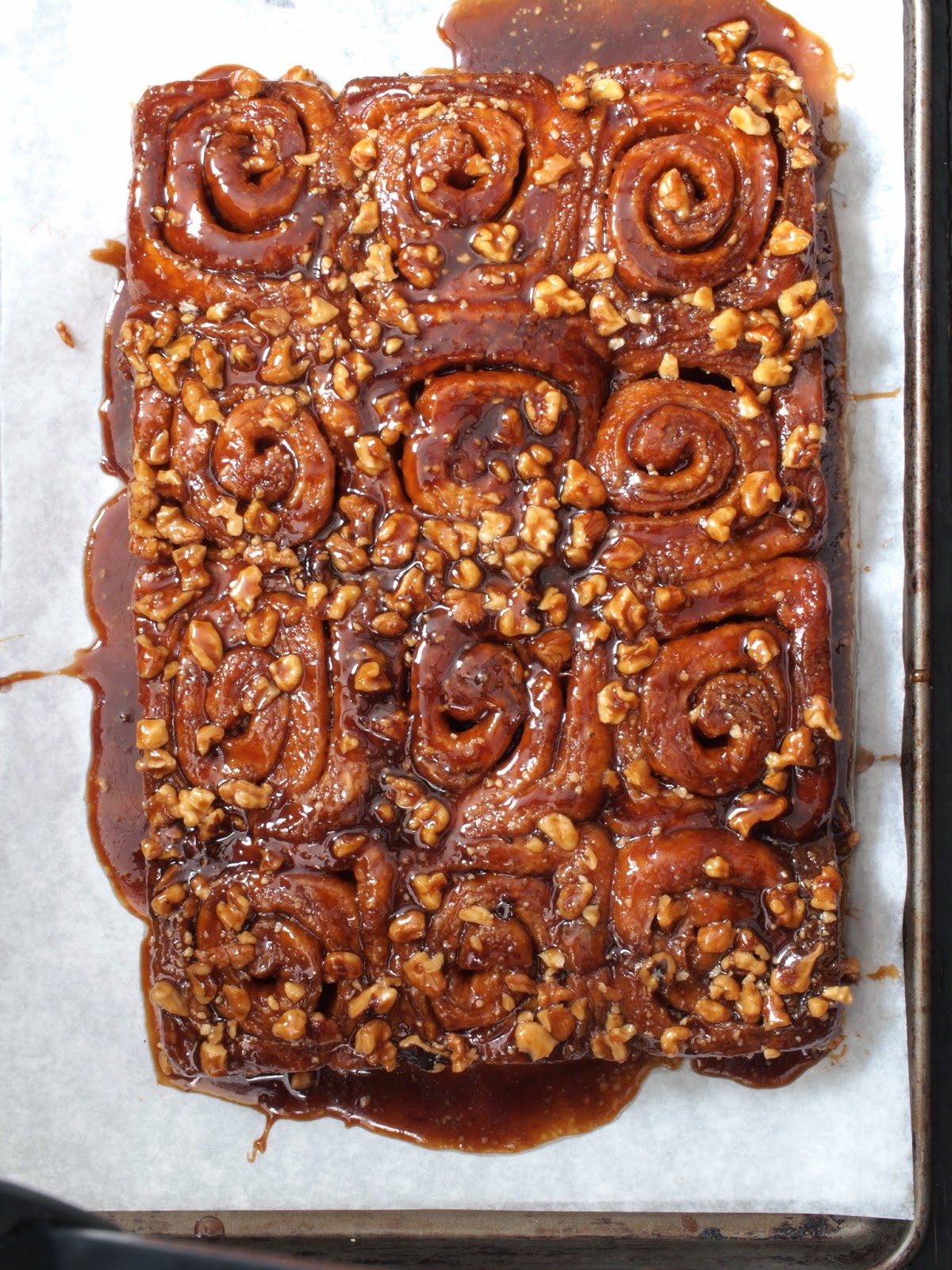 MAPLE-WALNUT STICKY BUNS a la GESINE CONFECTIONARY (no refined sugar)