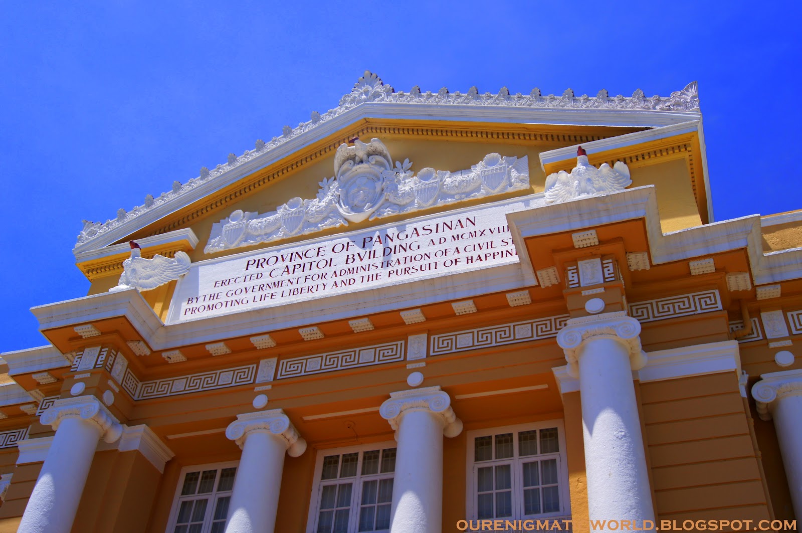 Our Enigmatic World: Lingayen Capitol Building: A Must See