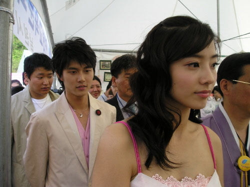 DetrÁs De Delightful Girl Choon Hyang”