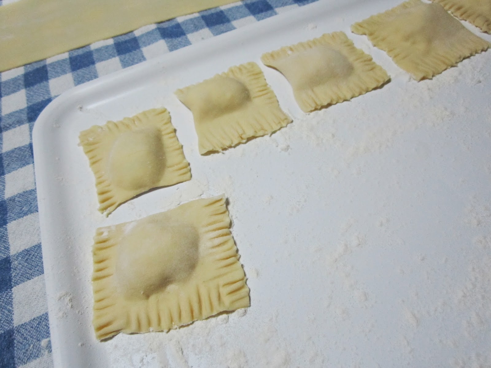 Facili Idee: RAVIOLI CON GAMBERETTI SALSA ROSA E RICOTTA