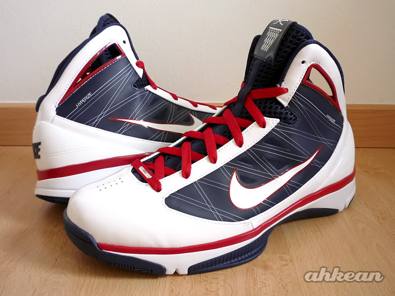 Basketball Shoes: August 2011
