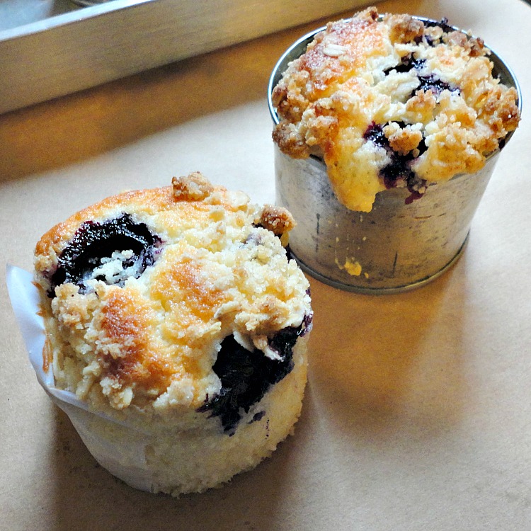 lemon blueberry oat crumble muffins: bonheur cuisine