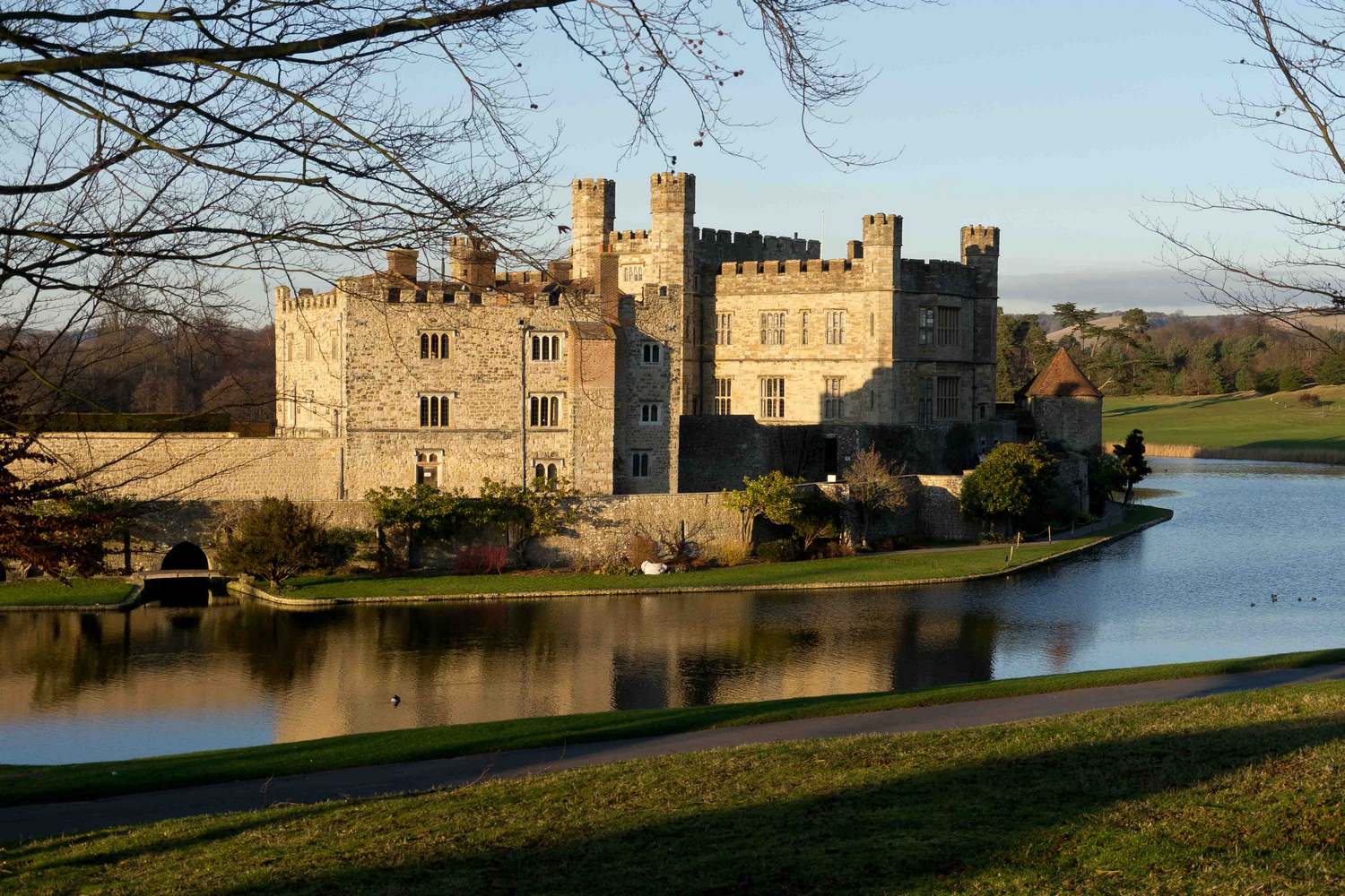 Michael Goodes: Leeds Castle and the Aviary