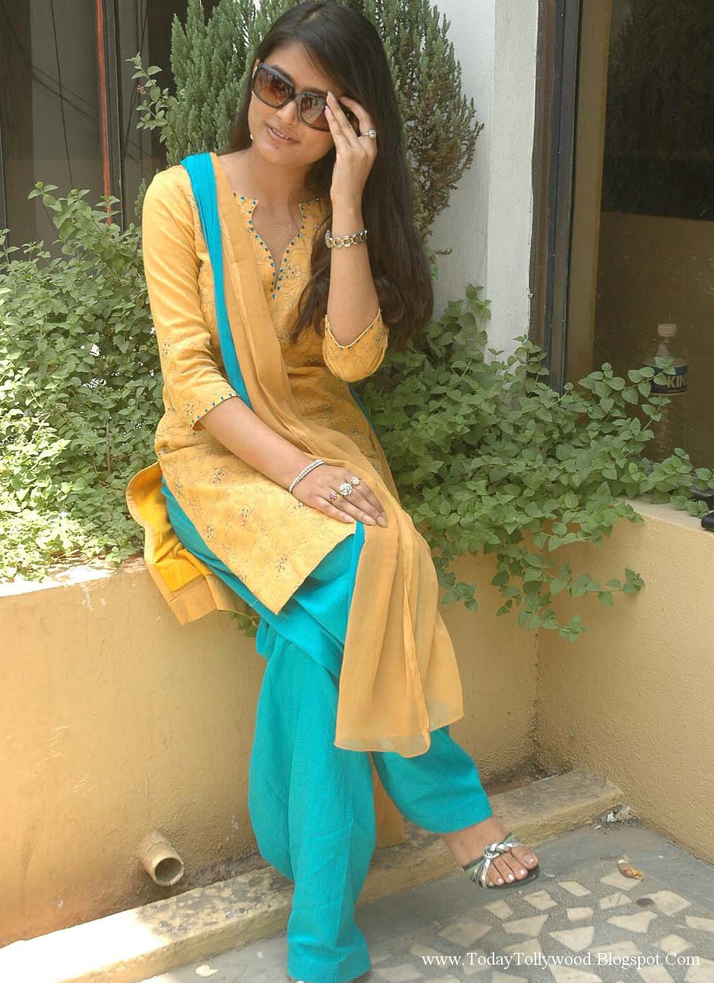 Aakansha Cute In Panjabi Dress..............Model Aakansha Pics ...