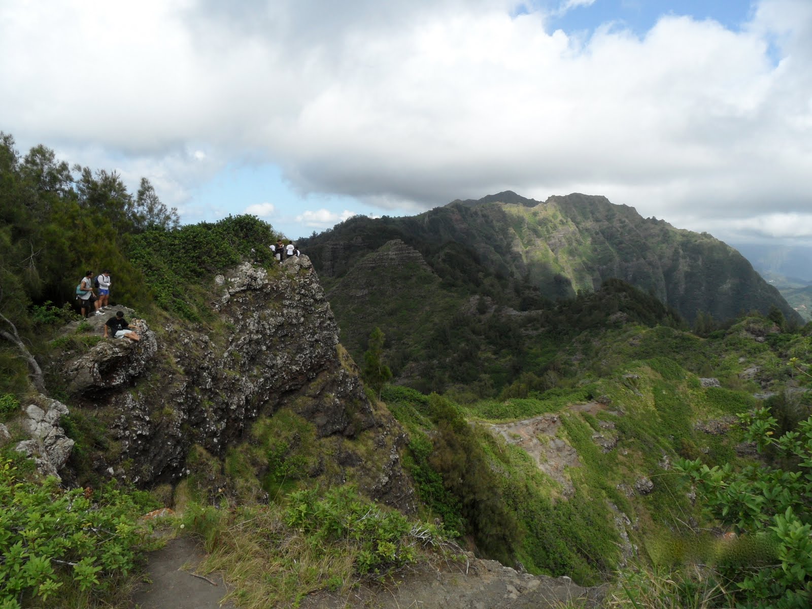 Na Ala Hauoli: Kaluanui (Mariners Ridge) to Kuliouou