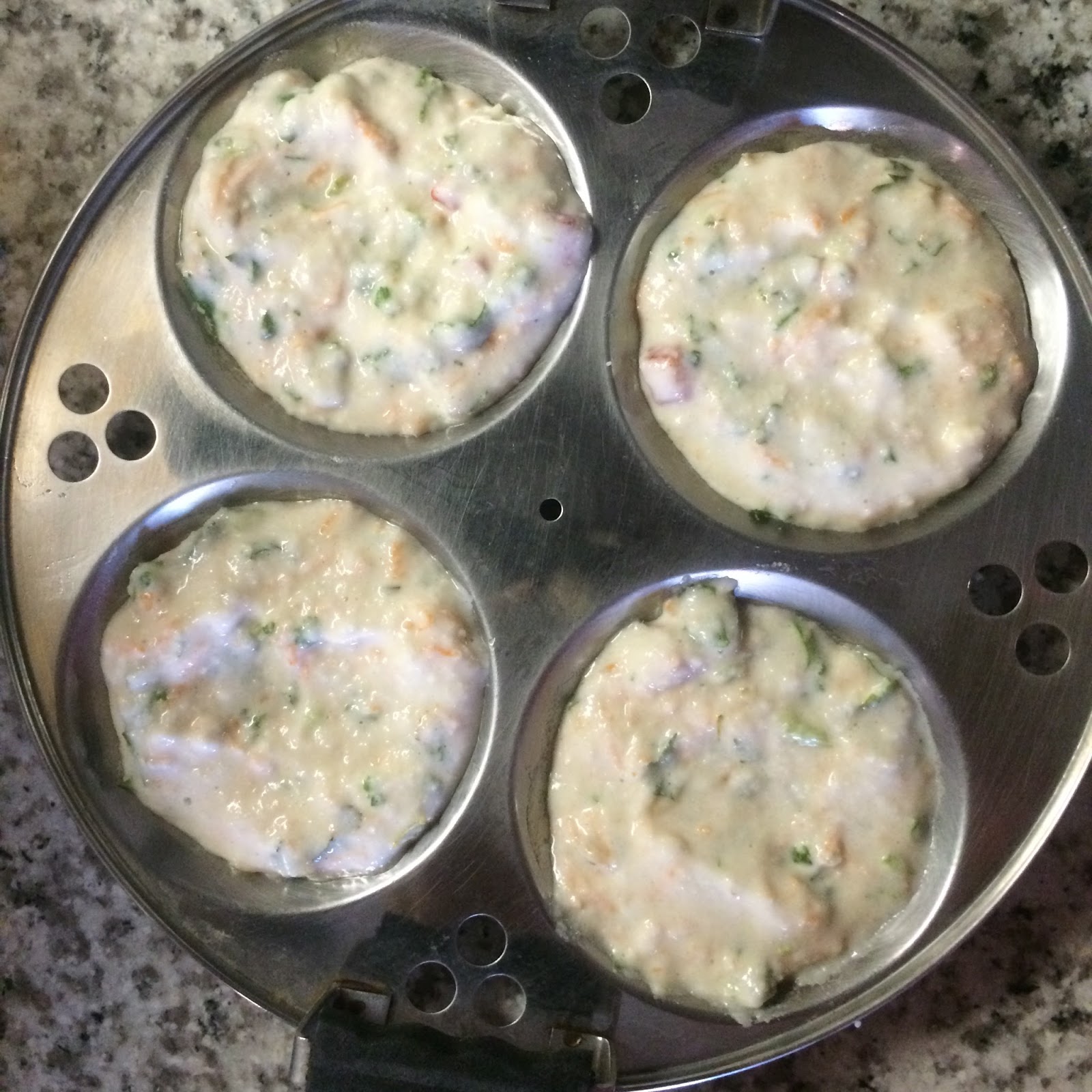 Avani's Kitchen: Vegetable Idli