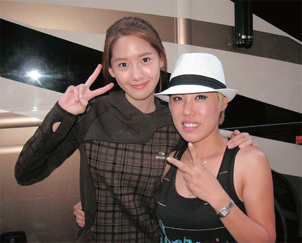By FT. Art: [Picture] Selca SNSD Yoona with Friend