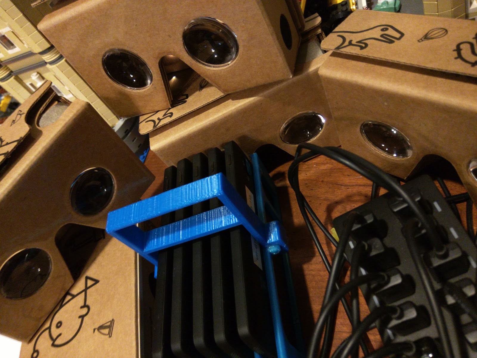 Maker Club: 3D Printed Phone Rack - charge and organize 5 or 10 phones