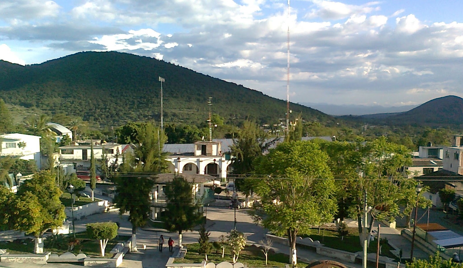 De los Cerrotes a los Cerritos: Zapotitlan Lagunas Silacayoapam Oaxaca