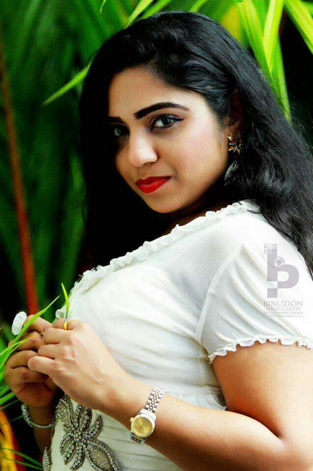The Fresh Malayali: 'Oru Adaar Love' Actress Jipsa Beegum - Actress ...