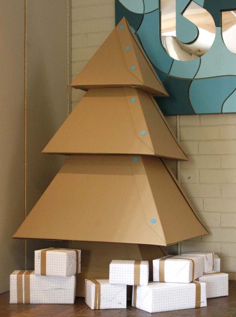 Domestic 360: Christmas Tree Decorating on the Cheap! - Alternative ...