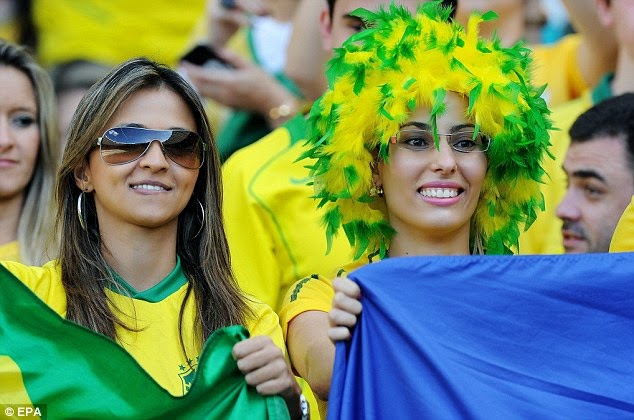 FlagWigs: Big thumbs up for Brazil - World Cup tourists / Have a Fun ...