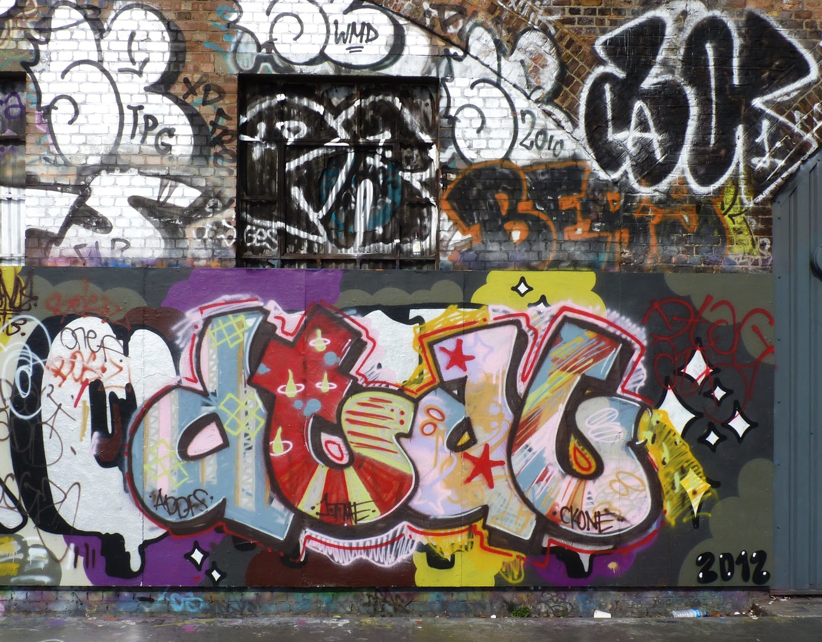 LondonCityGraff: March 2012
