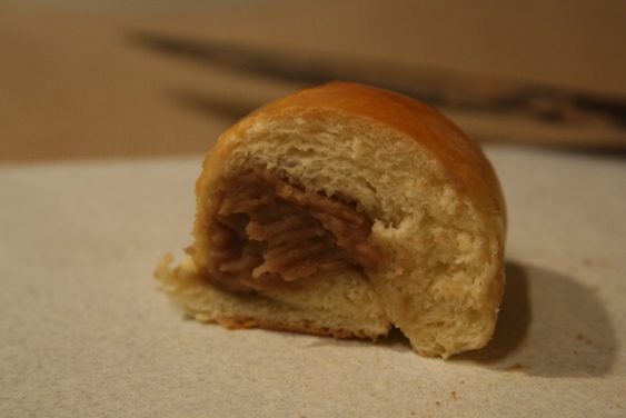 Mommy's Blog: chestnut bun (栗子包) / shredded pork bun (肉鬆包)