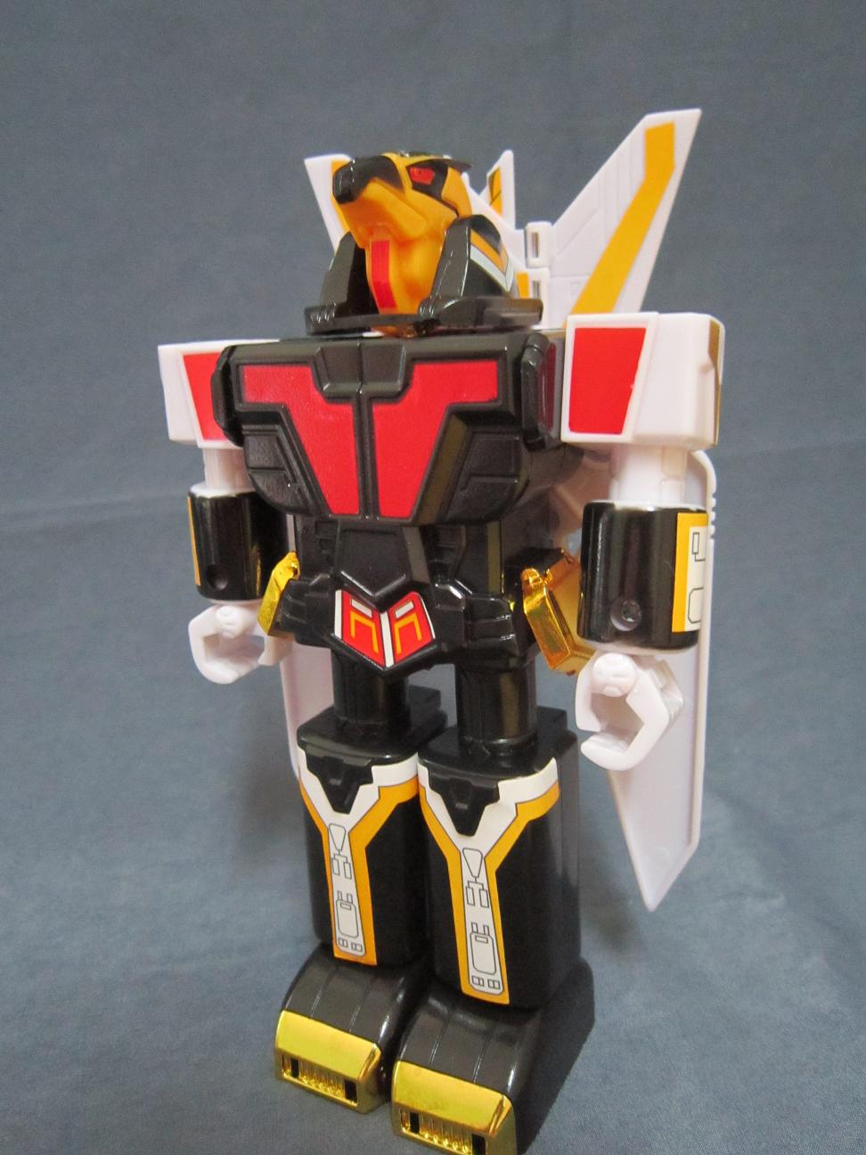 Hong's Hobby Garage: HHG's bottleg toy review: Hawk Overlord (Hyper Haken)