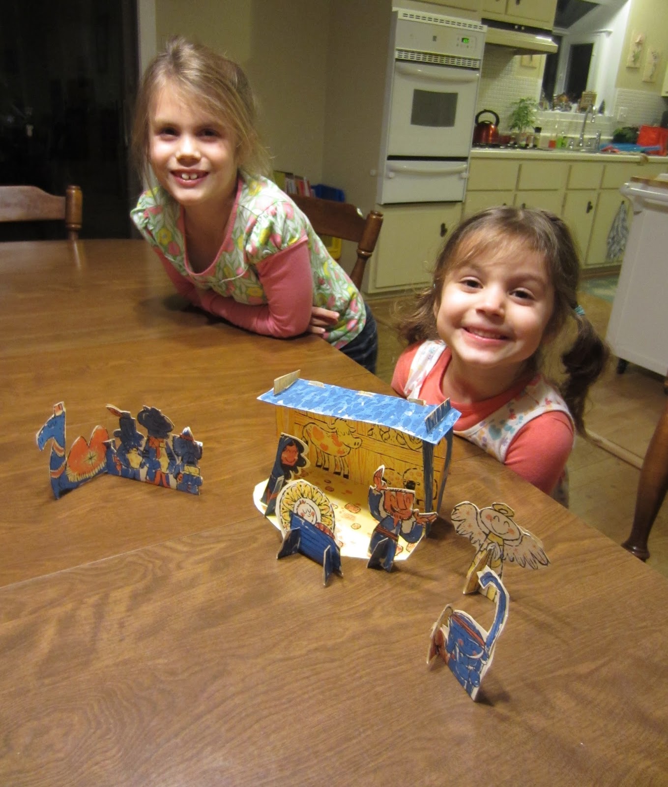 Free Printable Nativity Scene: Christmas Craft - Mumbling Mommy