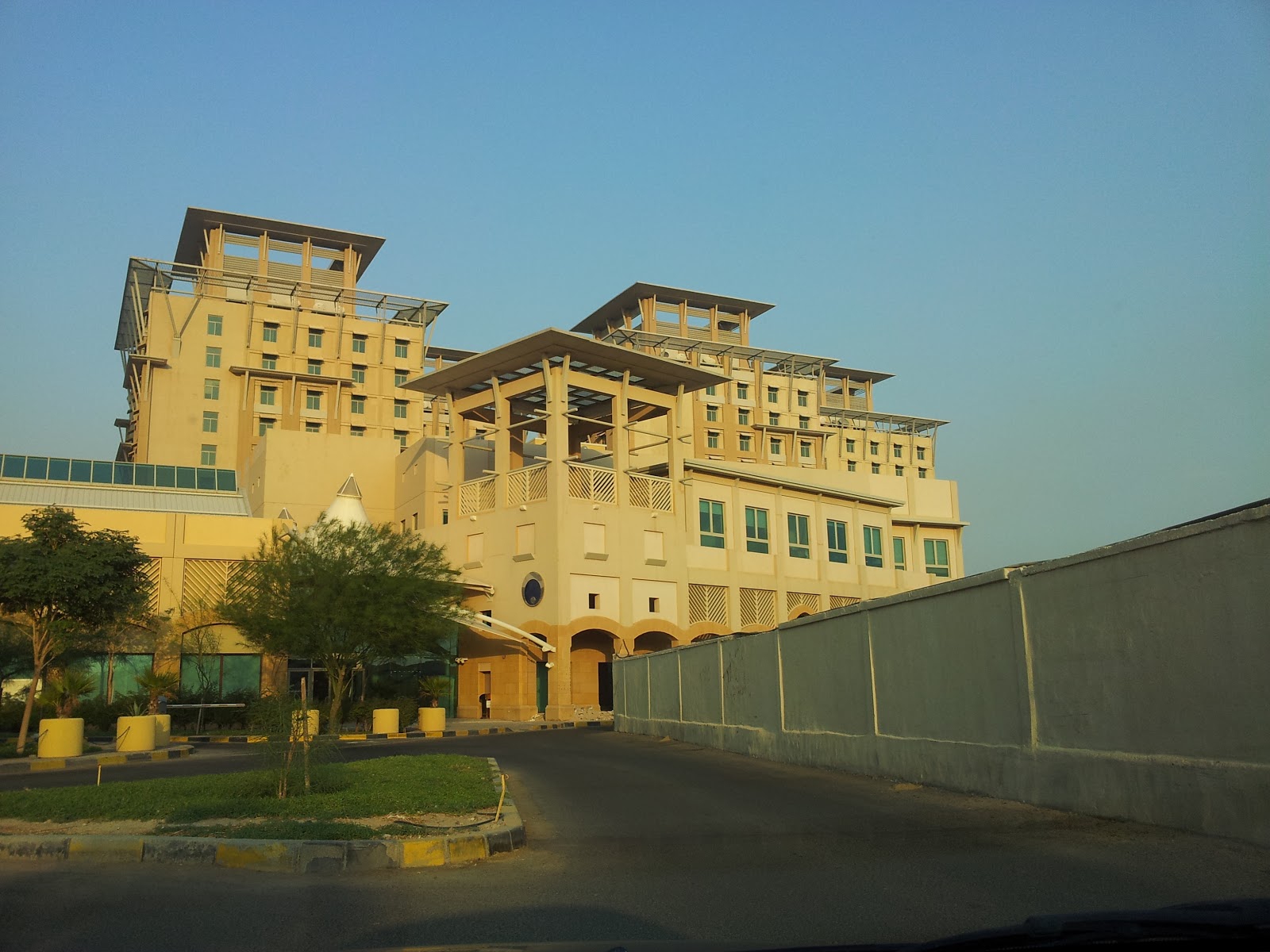 Life in Kuwait Blog: Al Manshar is a ghost Town