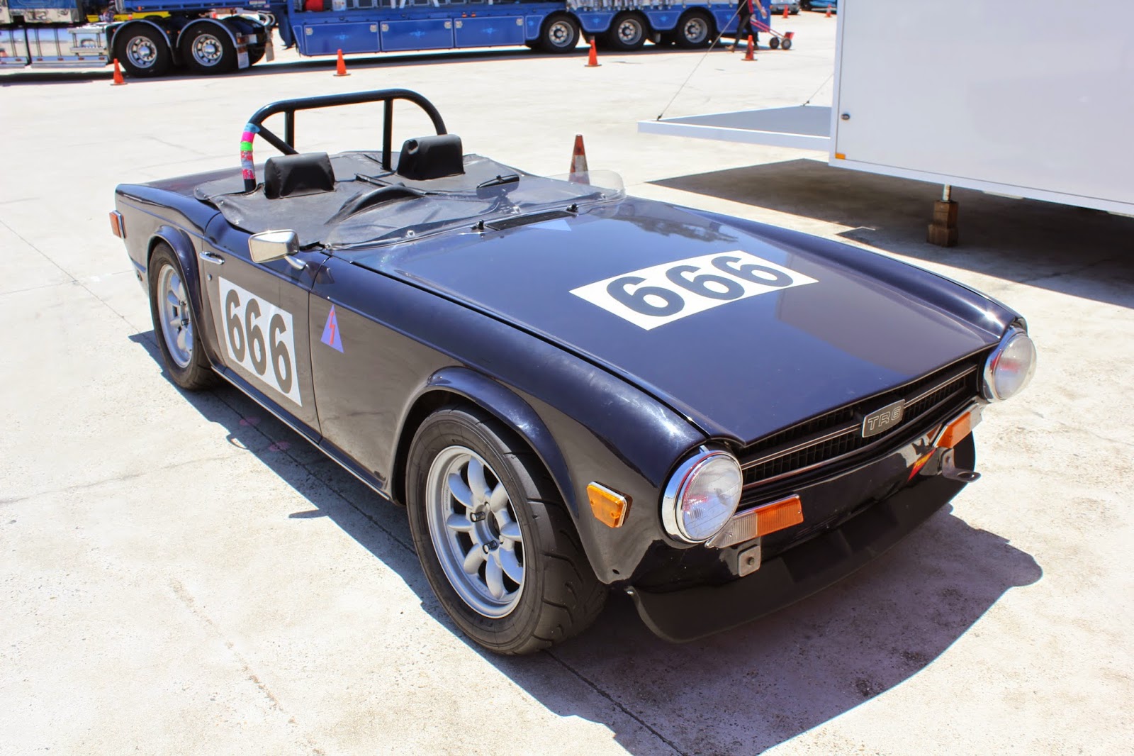 Aussie Old Parked Cars: 1972 Triumph TR6 Race Car