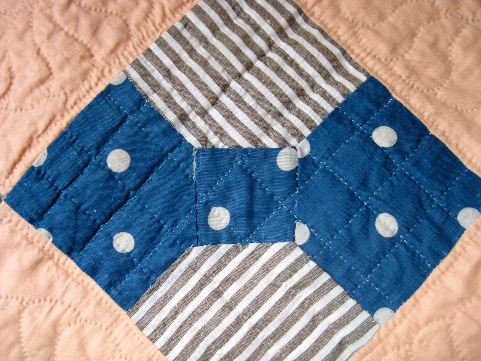 piecefullife : vintage quilt thursday~~~bow tie quilt