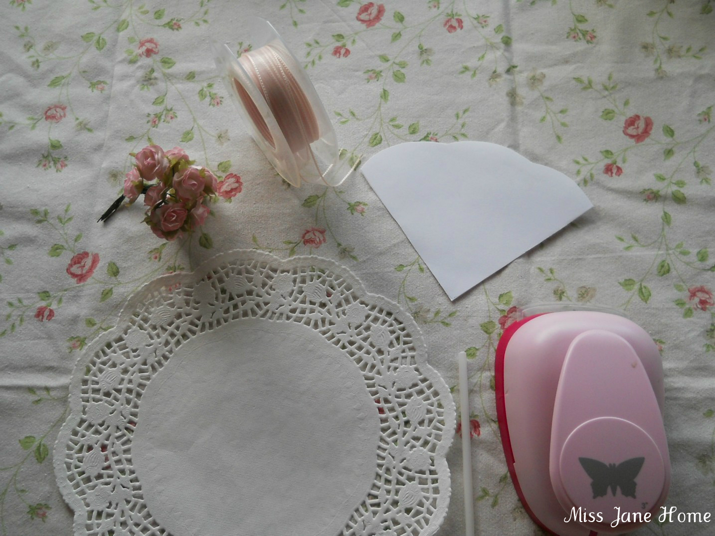 Miss Jane Home: DIY - A Paper Fan for a Tea Party