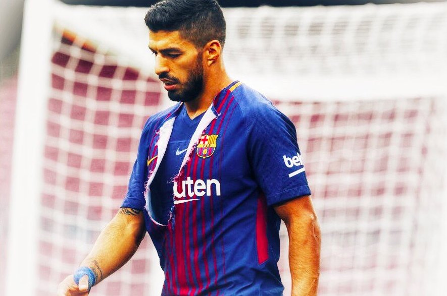 Luis Suarez Rips 140 Euro Nike Barcelona Kit And Walks Off The Pitch ...