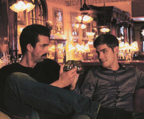 The Brady Lounge: Stendan go to Paris!