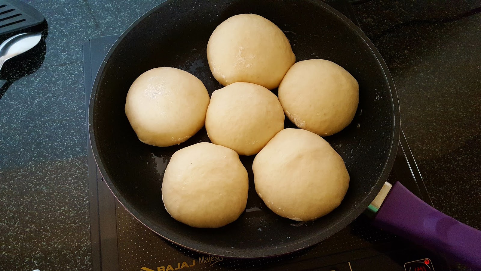 Muffin bread – baked on the pan