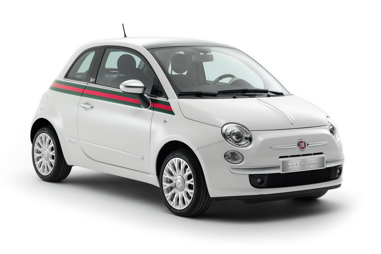 FIAT 500 by Gucci: un italiano de pasarela | AUTOMÓVIL HOY