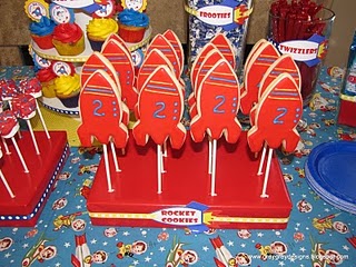 KINDERPLAYS: Party Hopper: Retro Rocket party