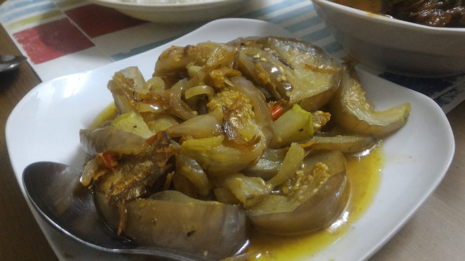 Dunia CMelor: Hasil Terung Bulat Dalam Pasu