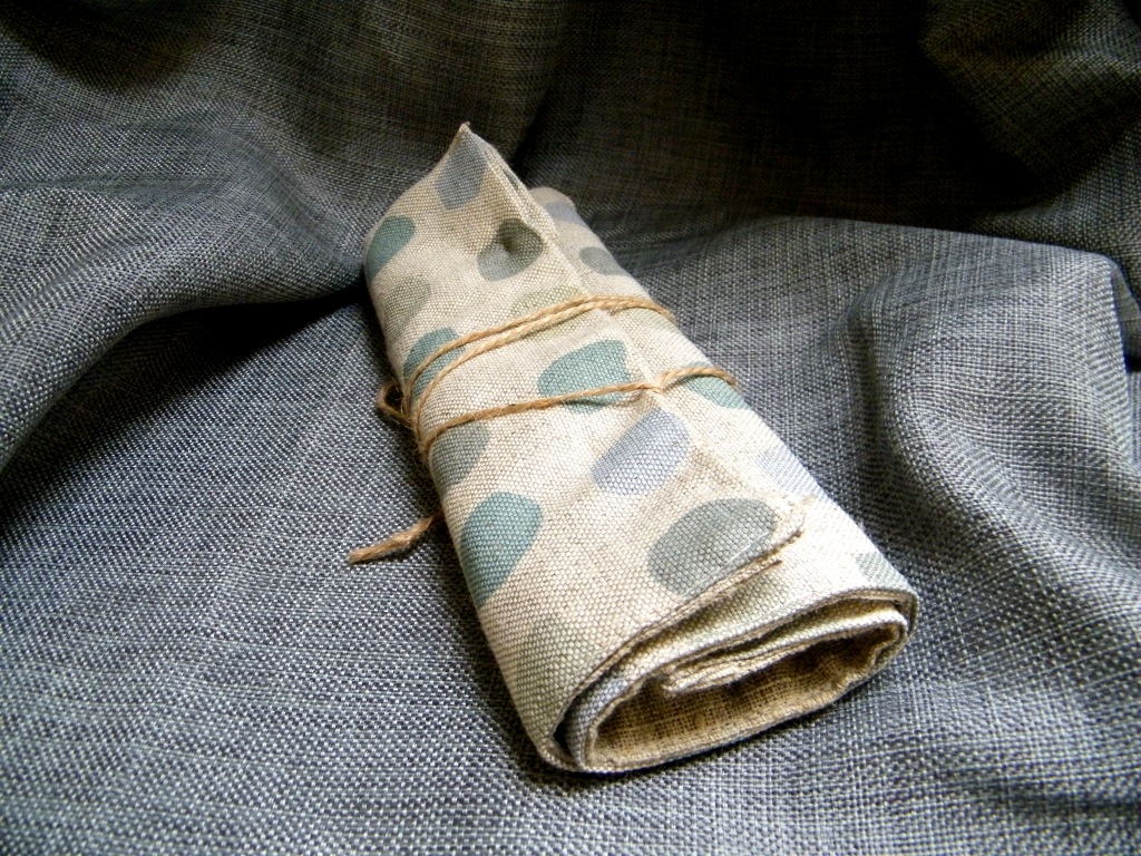 Irmalu: Roll-up pencil case