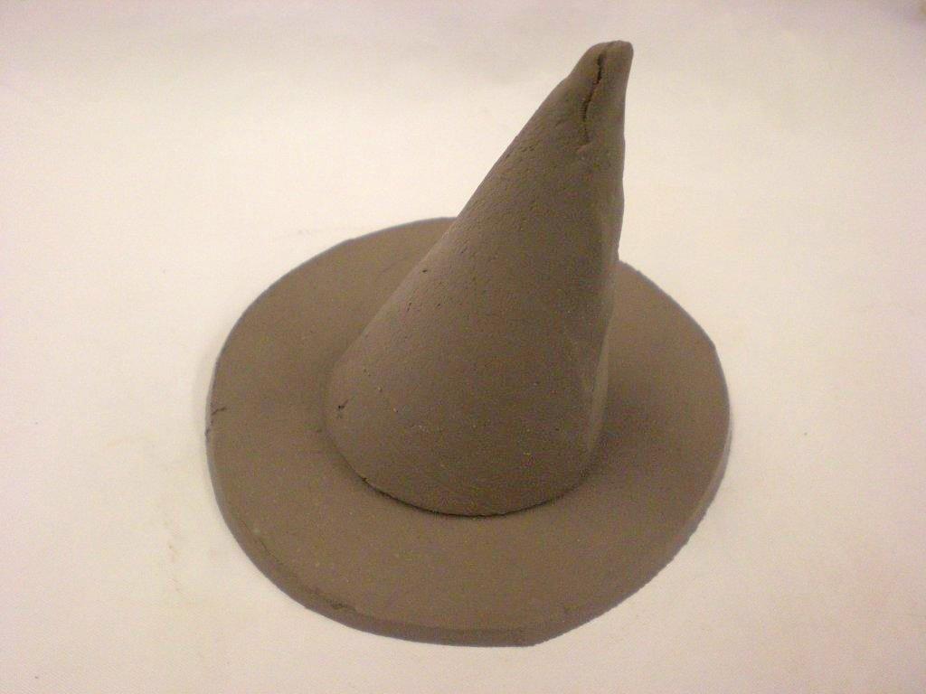 Oogly: Witch's Hat Made from Clay