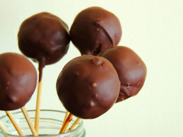 PLATA Y CHOCOLATE: Mis primeros cake pops