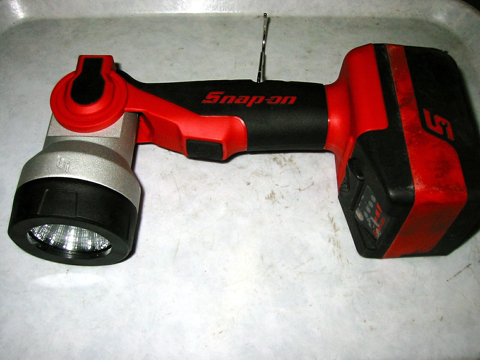 つーあんどふぉーすとろーく: Snap-on Work Light LED Rechargeable 18V CTLED7850