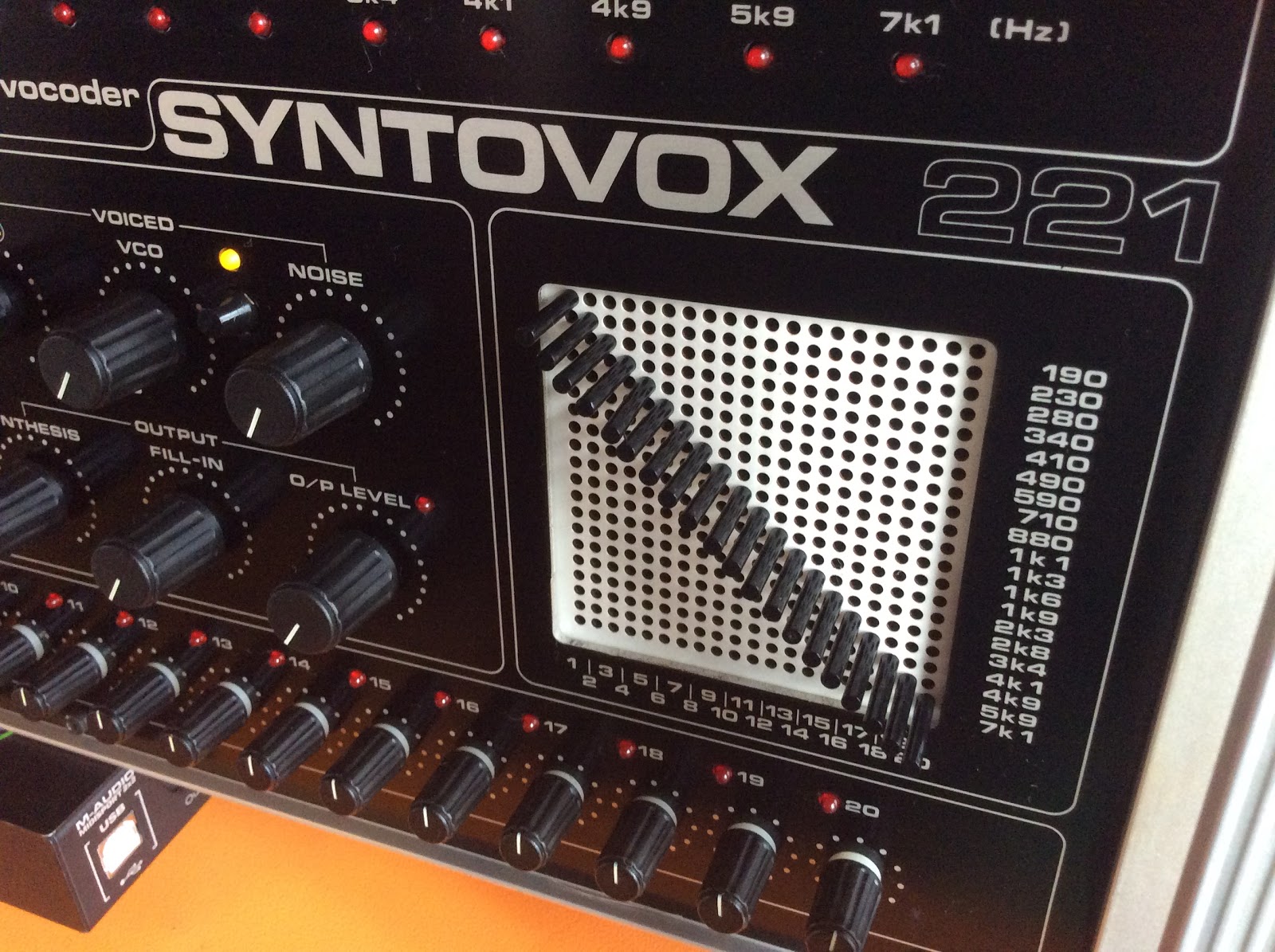 MATRIXSYNTH: Synton Syntovox 221 For Sale & Synton Syntovox Vocoders ...