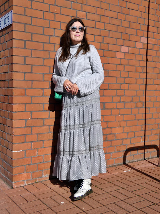 Forties Style : Total grey..color of hidden emotions