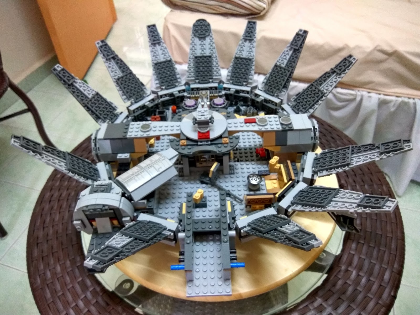 .: Monkeys Can Game :.: LELE 79211 STAR WART MILLENNIUM FALCON Review