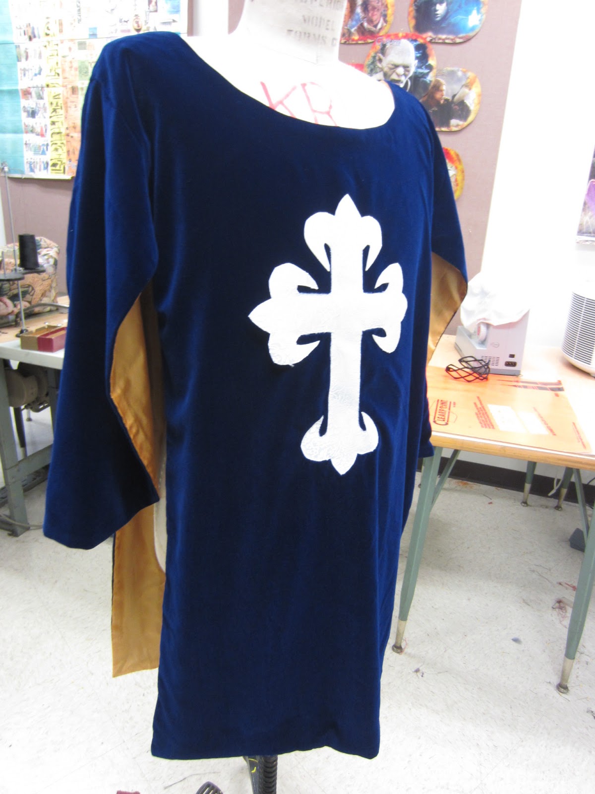 The Three Musketeers: Capes