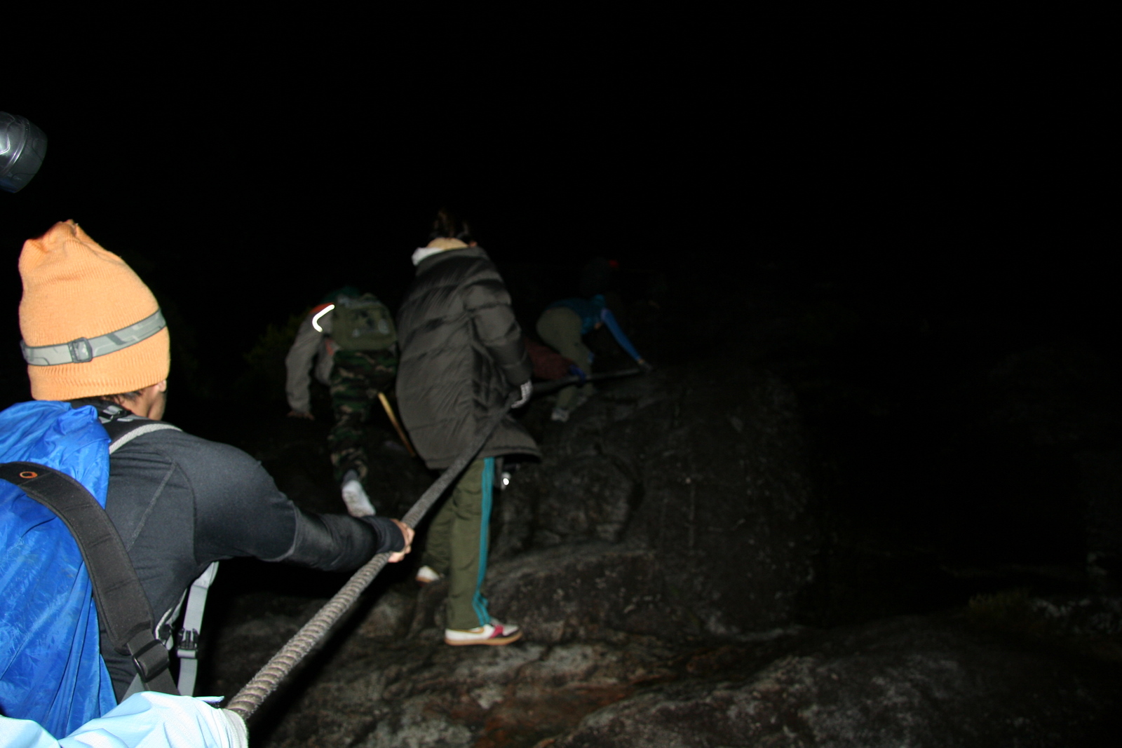 Climbing Mt Kinabalu: Laban Rata to Sayat Sayat 6km to 7km