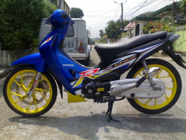 wall lyrics of K-POP: wave 125 custom cover shoot