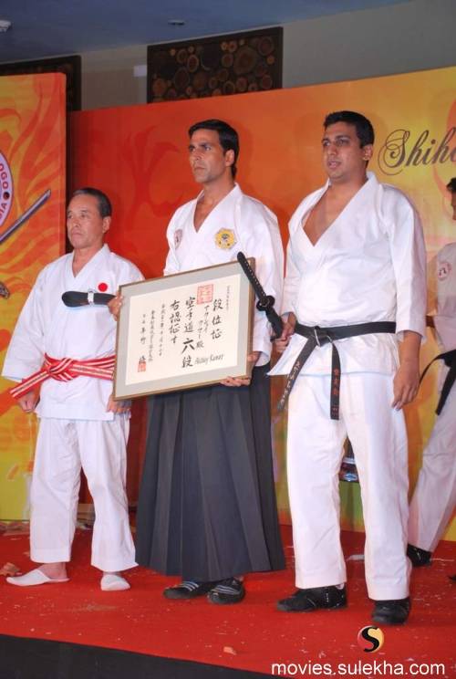 Biodata Akshay Kumar