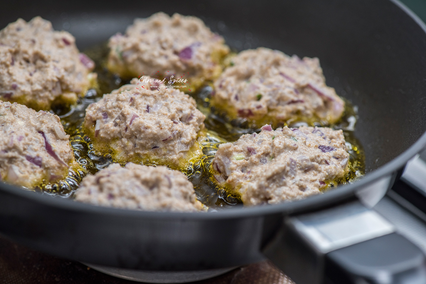 Color and Spices: Postor Bora..