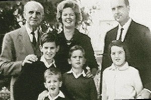 ΜΕΓΑΛΕΣ ΓΙΟΡΤΕΣ ΑΥΤΟ ΤΟ ΣΑΒΒΑΤΟΚΥΡΙΑΚΟ ΣΤΟ ΚΑΛΕΝΤΖΙ... ΓΙΟΡΤΑΖΕΙ Η ...
