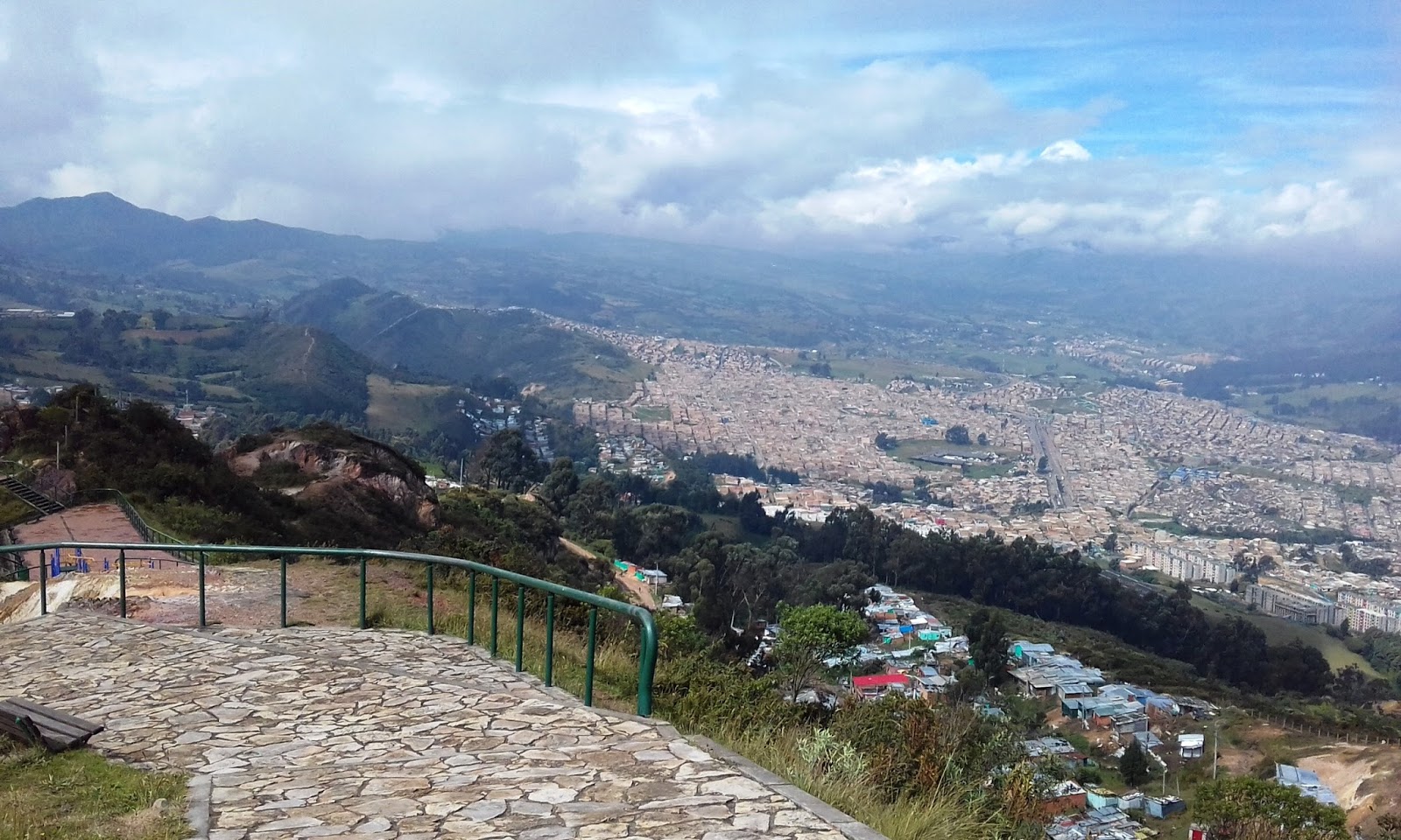 CAMINANDO ANDO: PARQUE ENTRENUBES - RESERVA NATURAL DEL SUR DE BOGOTÁ