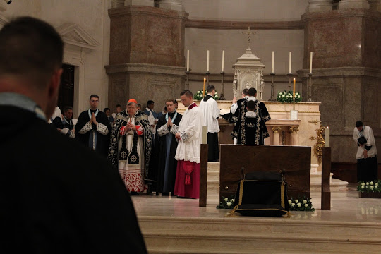 CATHOLICVS: Fotos de la solemne Santa Misa de Réquiem de la fiesta de ...