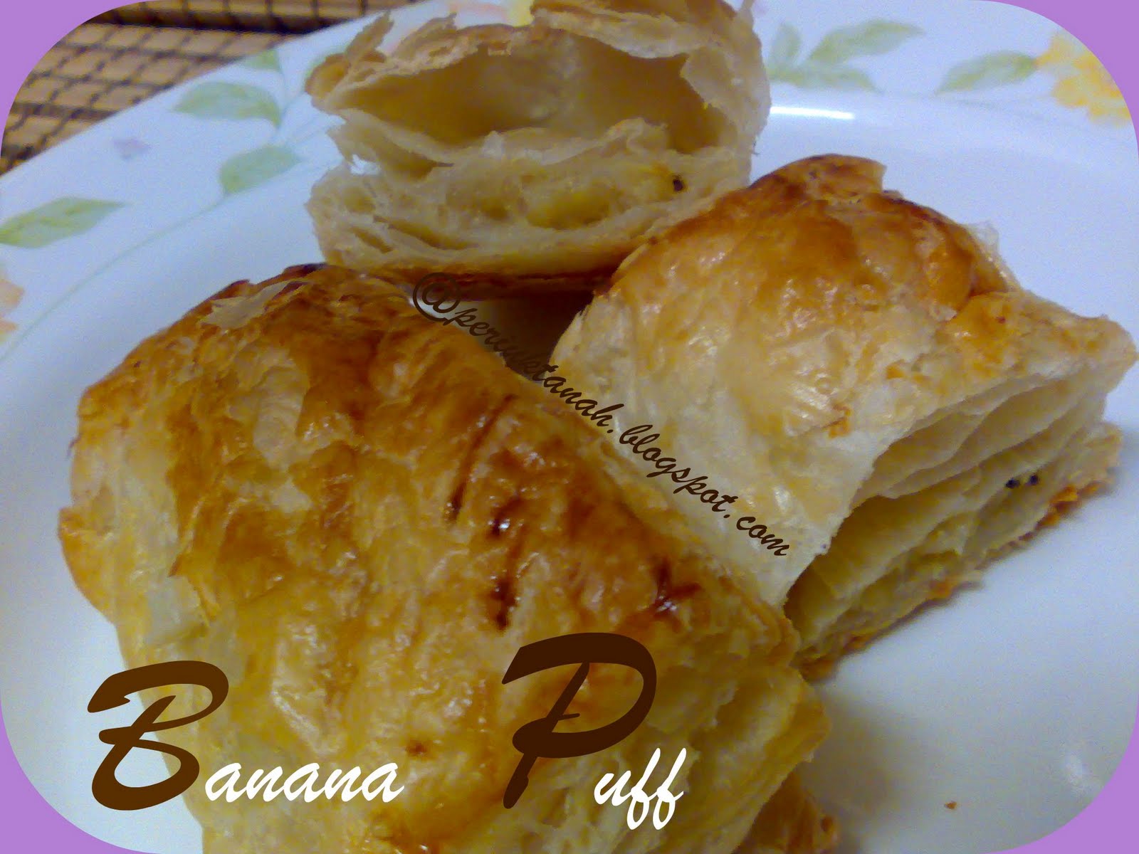 periuktanah: Banana Puff