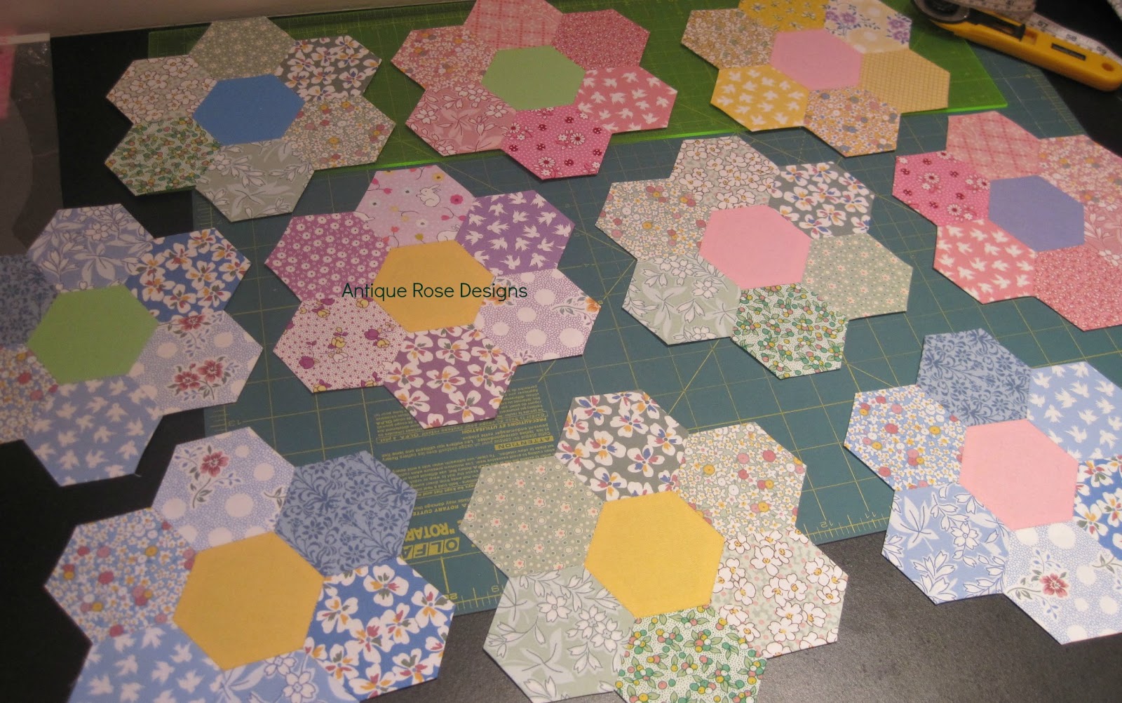 Antique Rose Designs: Pre-cut Fusible Hexie Tutorial