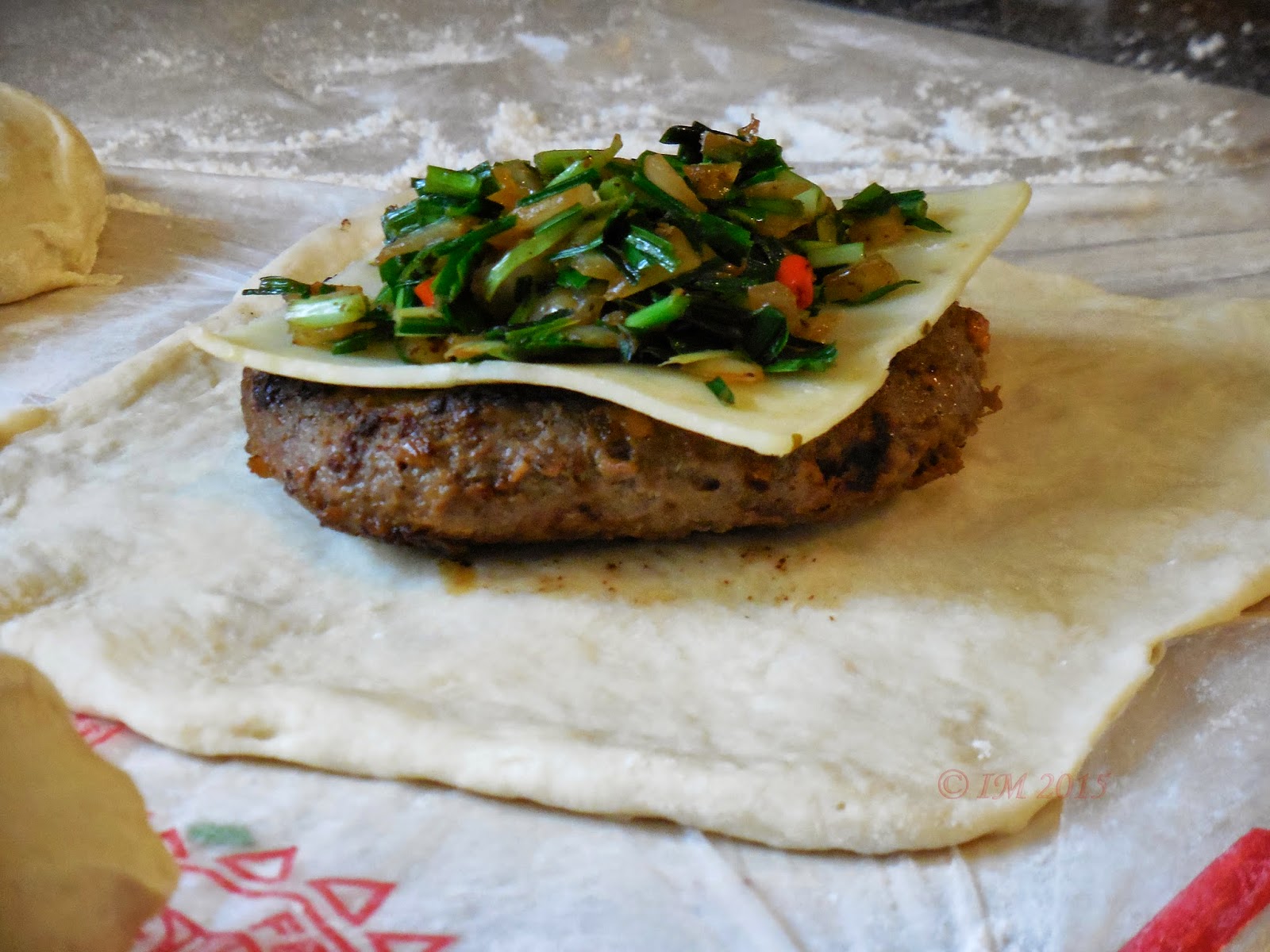 beyond foods: RoGer.. Roti isi burGer... Burger buns