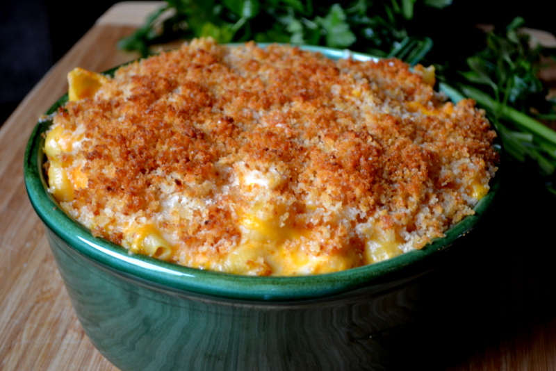 Hardly Housewives: Buffalo Chicken Mac n' Cheese